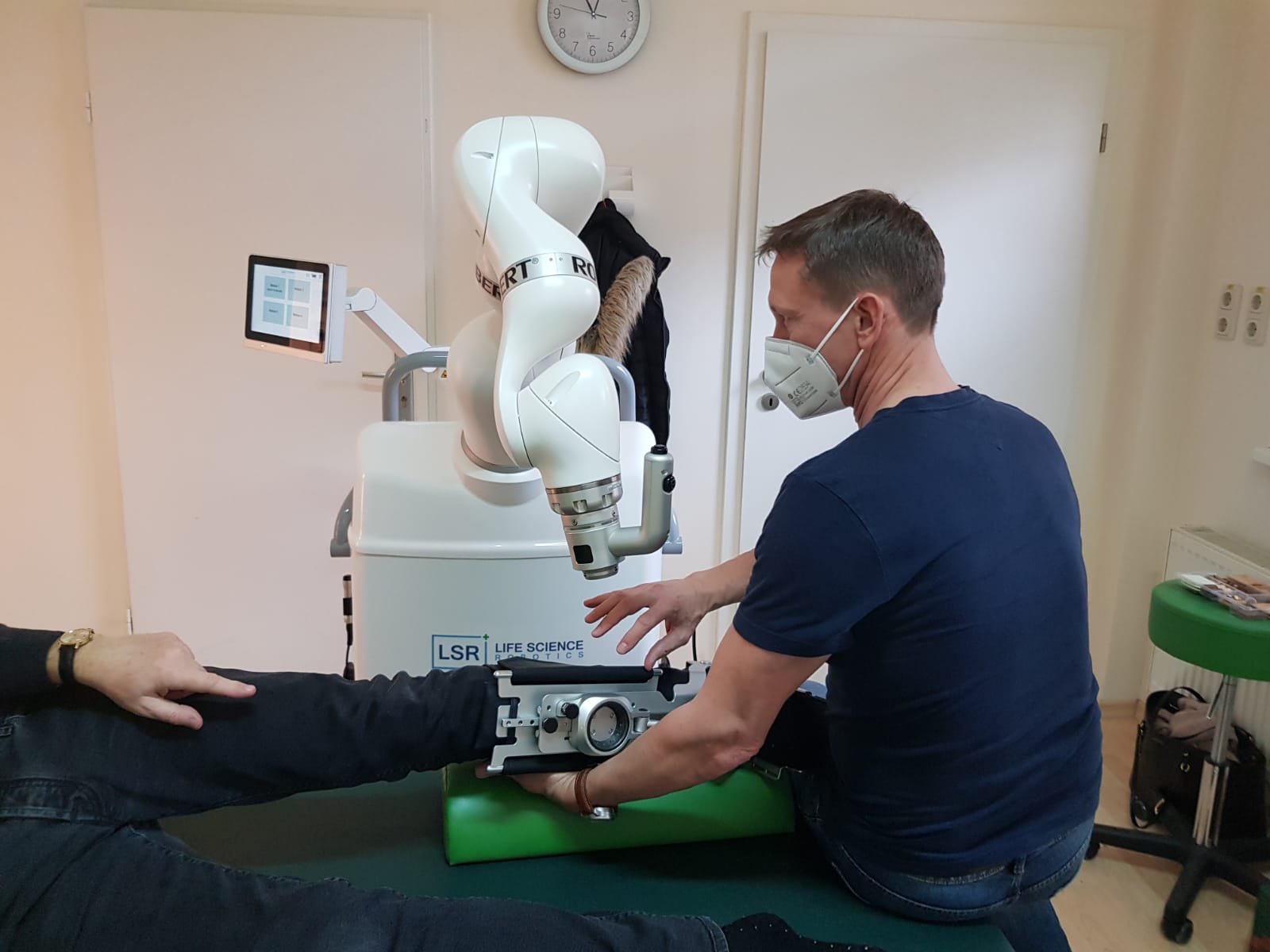 ROBERT - Reha Roboter für Therapie und Mobilisierung von Patienten